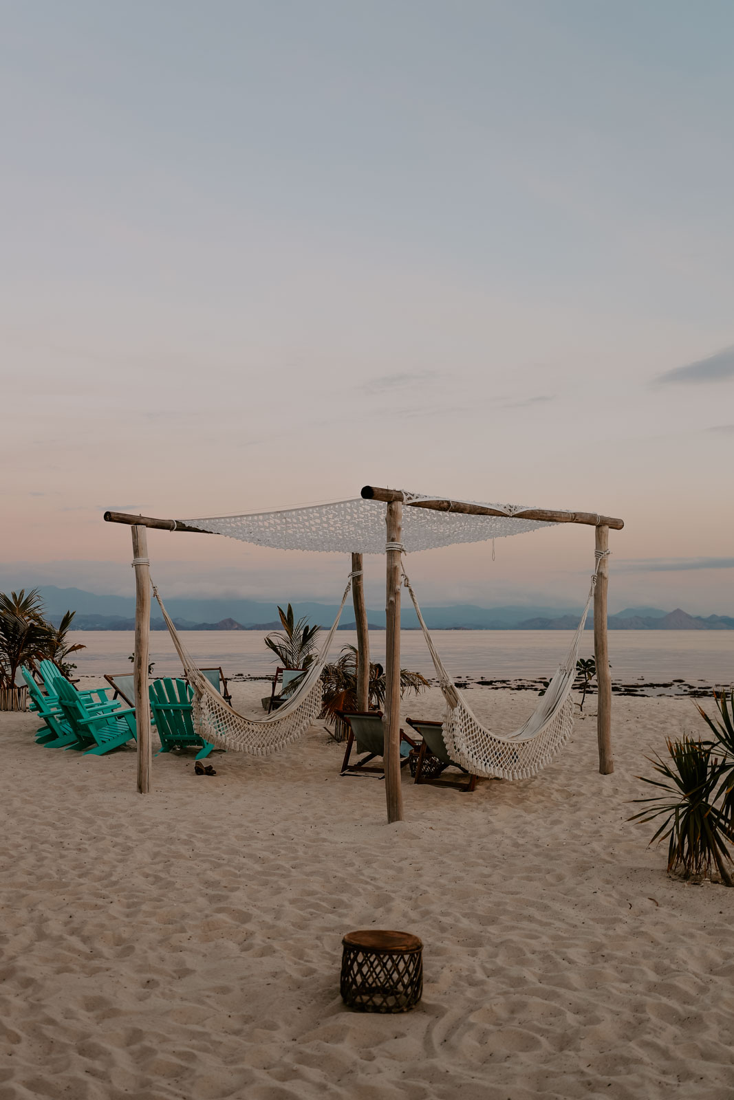 LE PIRATE ISLAND IN FLORES - Marta D. Travels
